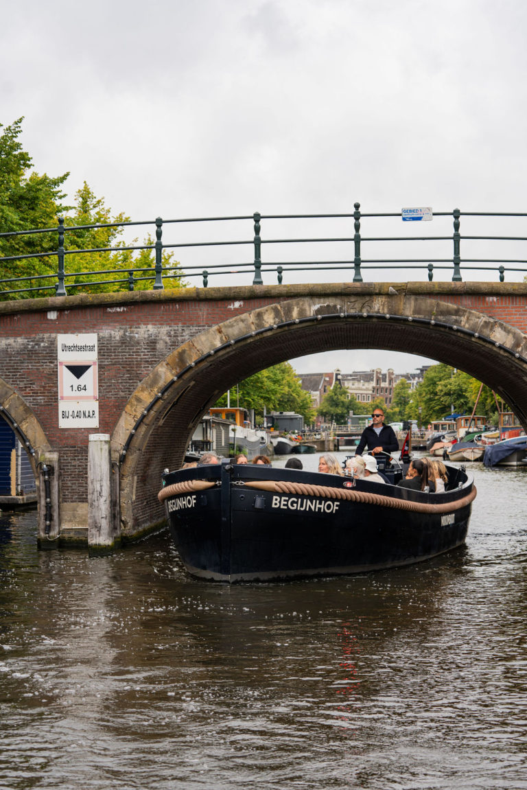 Rondvaart of een sloep huren in Amsterdam - Mokumboot