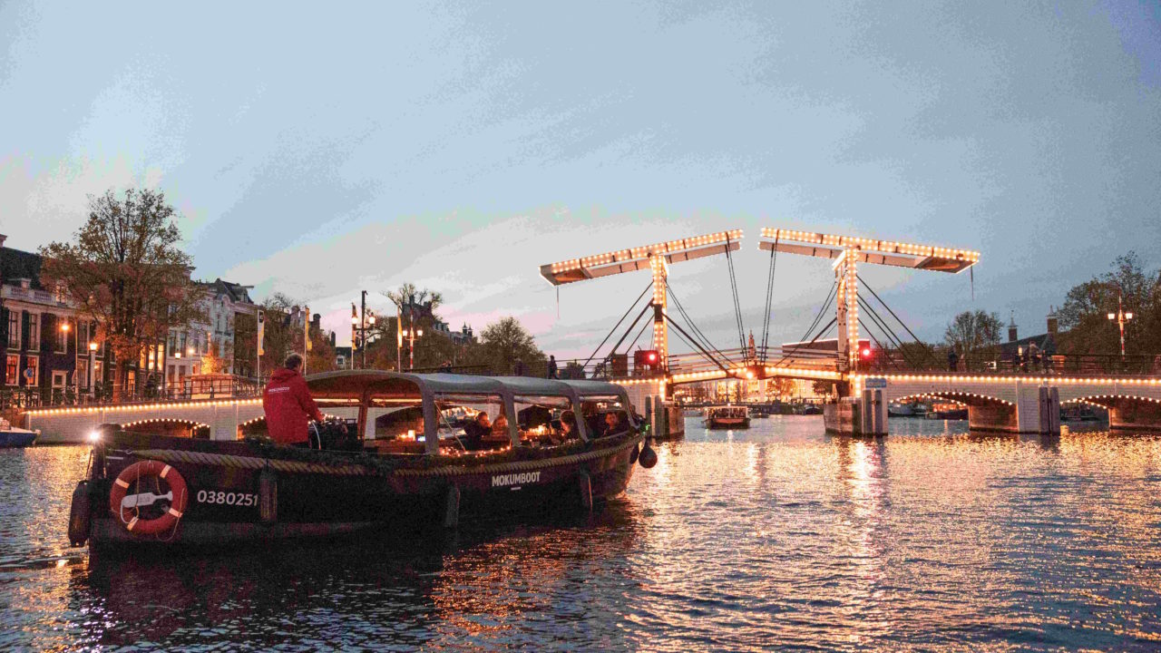 Rondvaart en bootje verhuur Amsterdam - Mokumboot